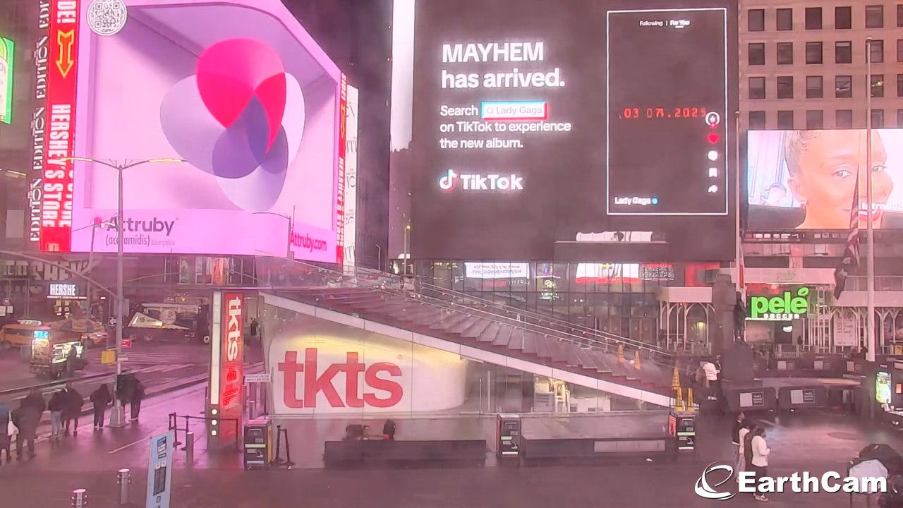 Earthcam Times Square This Surveillance Artist Knows How You Got That