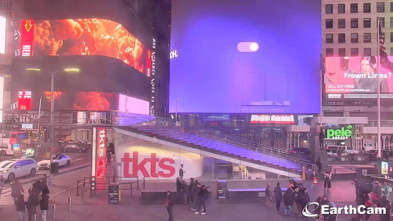 Earthcam Times Square This Surveillance Artist Knows How You Got That